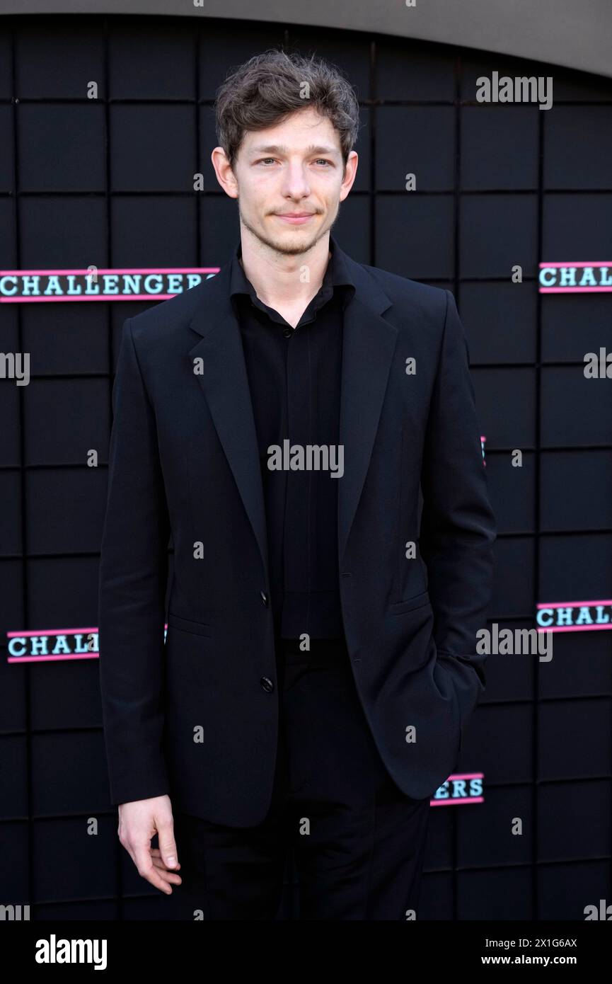 Mike Faist poses at the premiere of the film "Challengers" at the ...