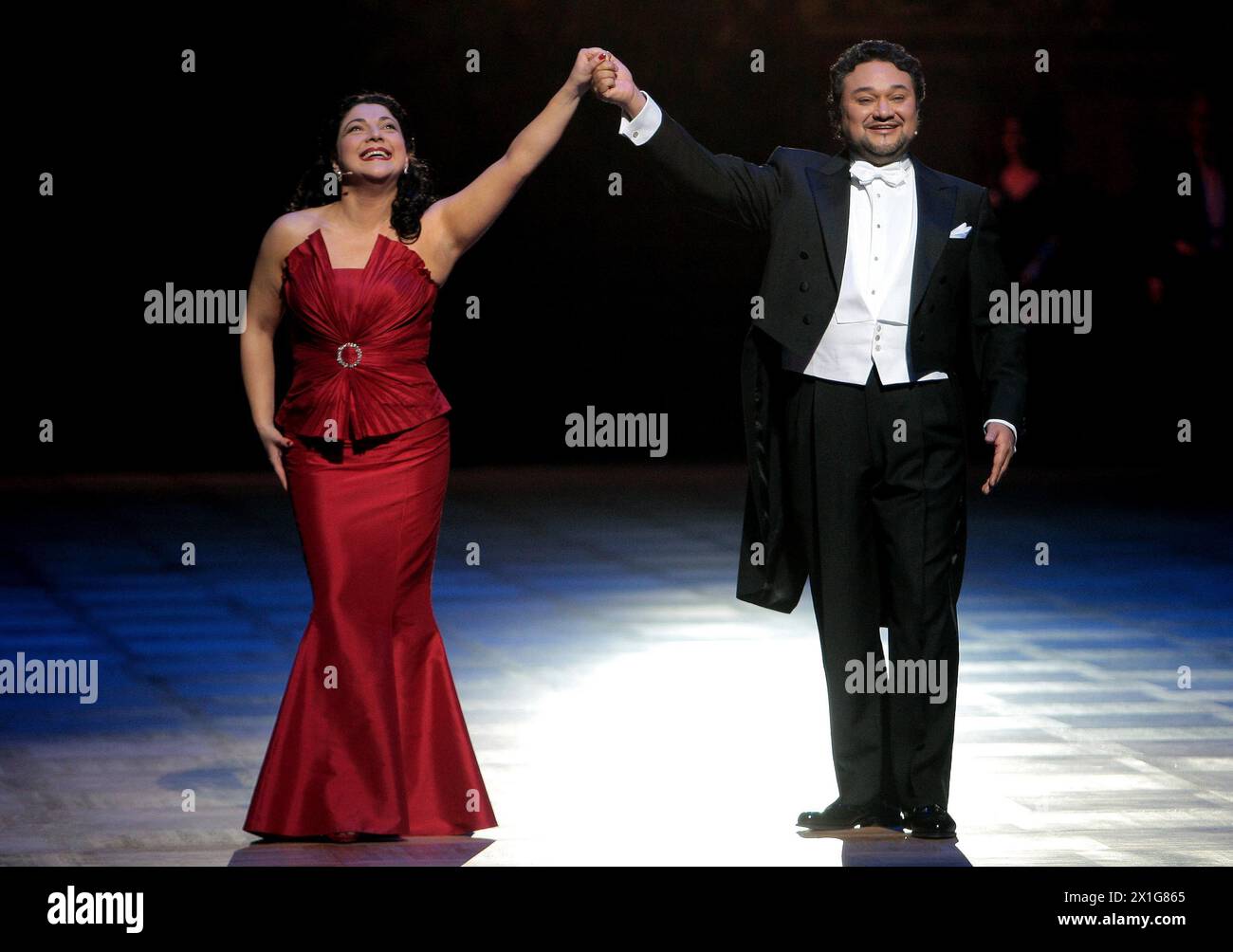 Vienna - Culture - Opera Ball 2009 - opera singers Tamar Iveri and ...