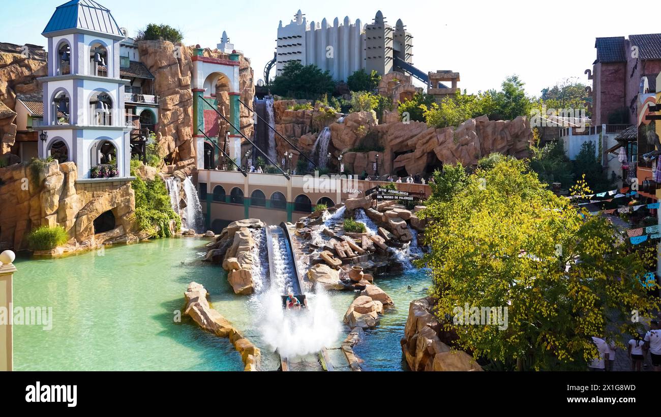 Young people have fun on the "Chiapas" water ride in the "Mexico ...