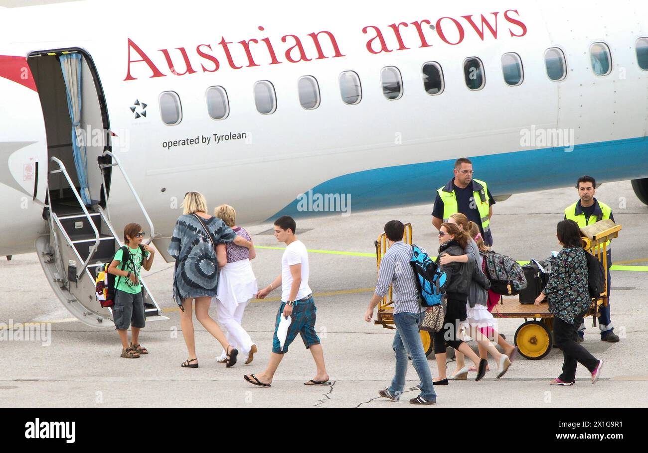 Austria - Arigona Zogaj and her family leaving Austria for Pristina ...