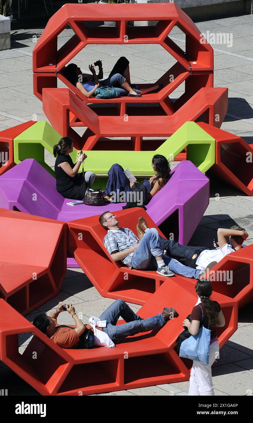 New "Enzis" in the Vienna Museumsquartier - the "Enzo". The new seats ...