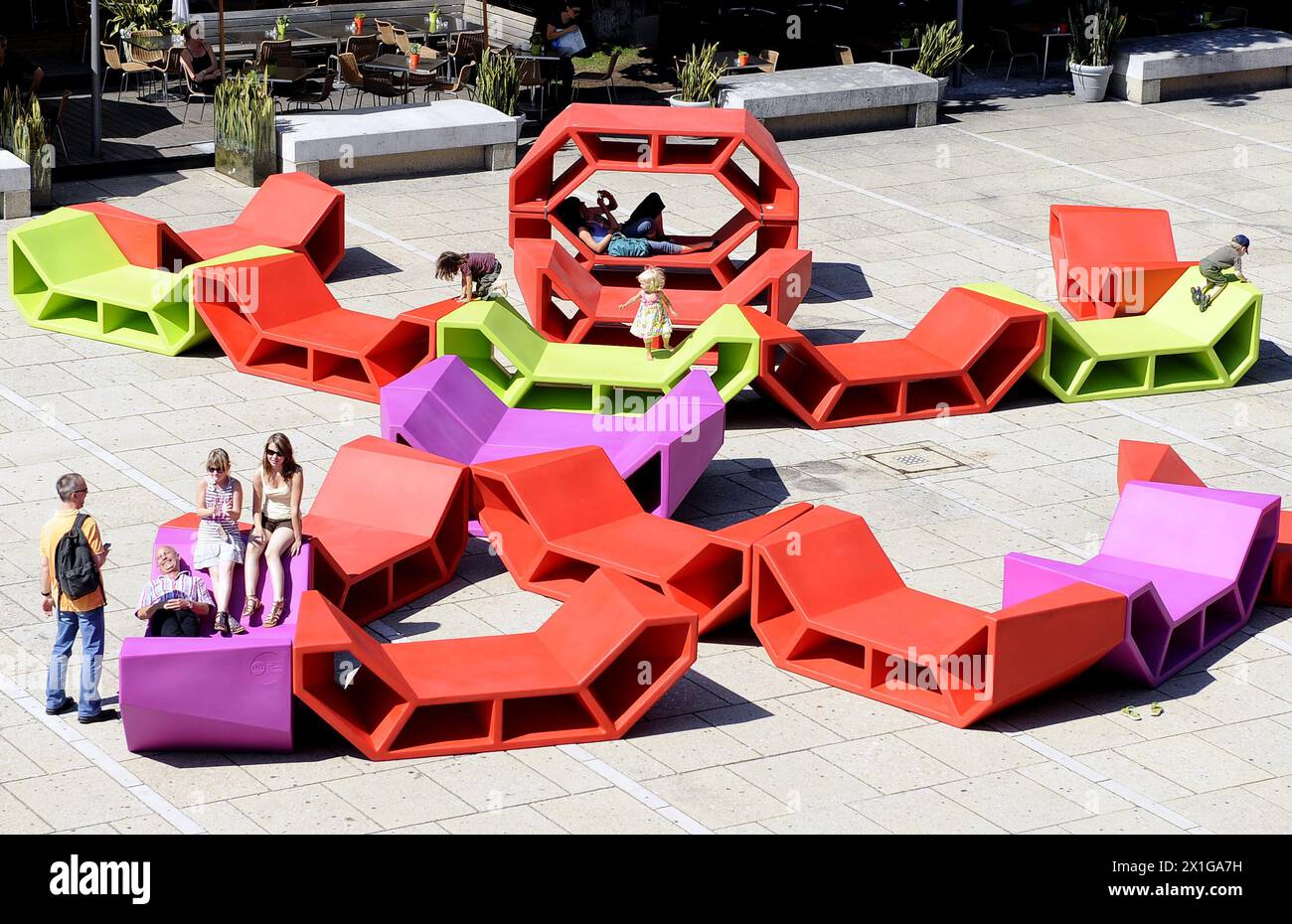 New "Enzis" in the Vienna Museumsquartier - the "Enzo". The new seats ...
