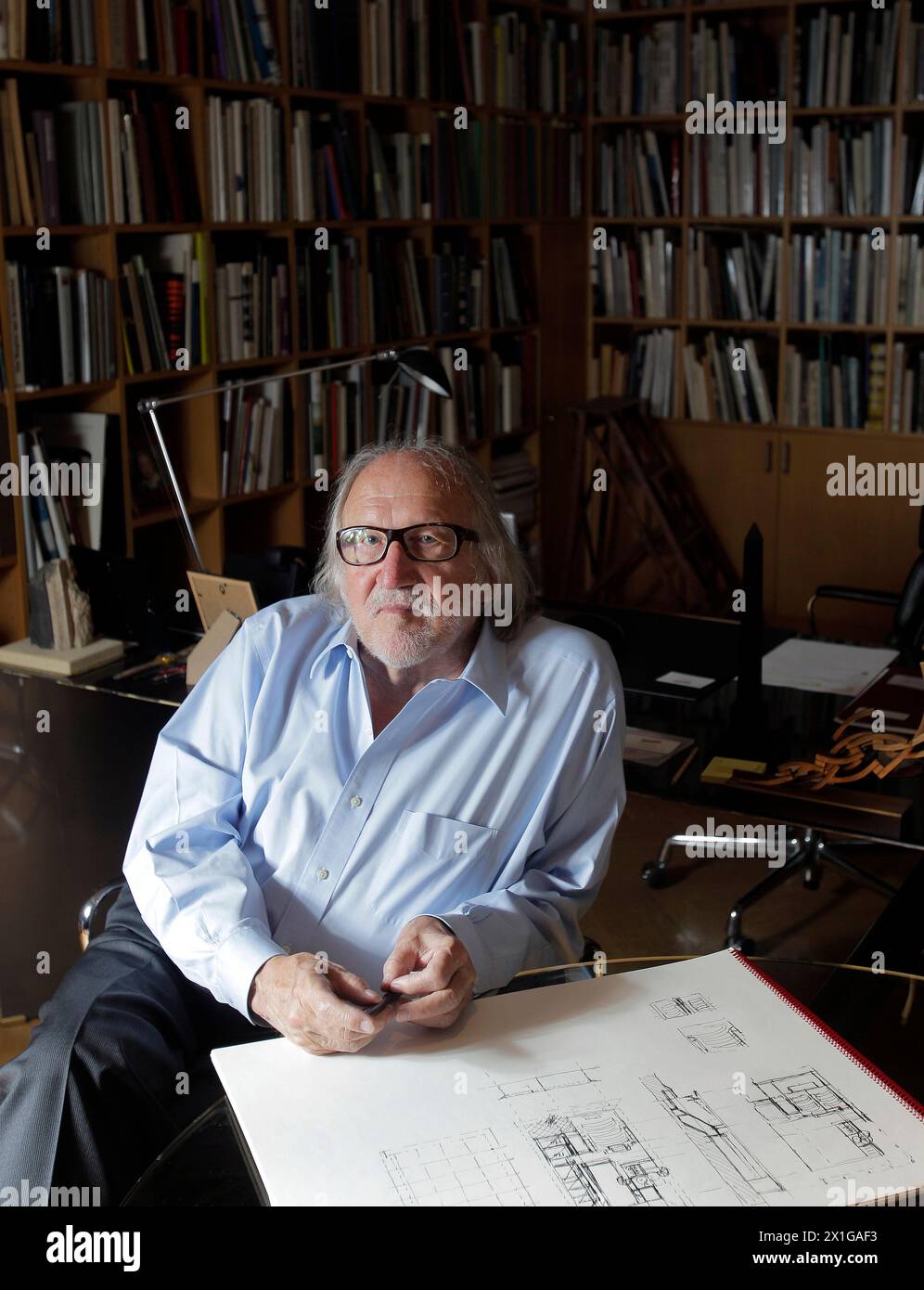 VIENNA - AUSTRIA: Architect Wilhelm Holzbauer during a photo shoot with ...