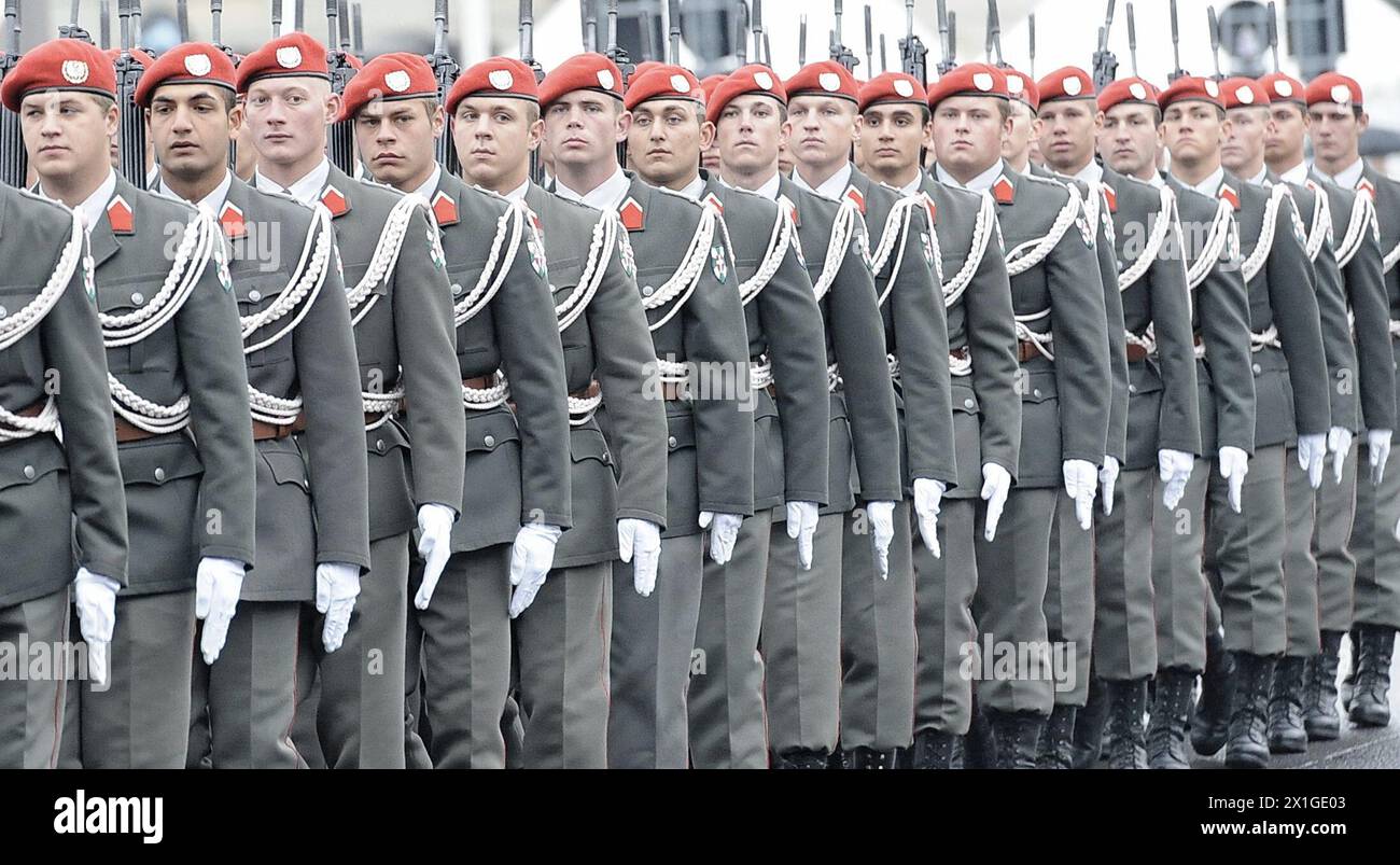 Austrian national holiday on 26 October 2011 - Traditional military ...