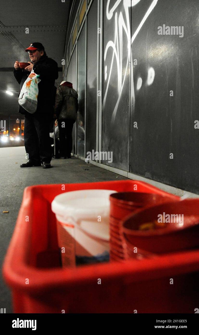 Homelessness feature hi-res stock photography and images - Alamy