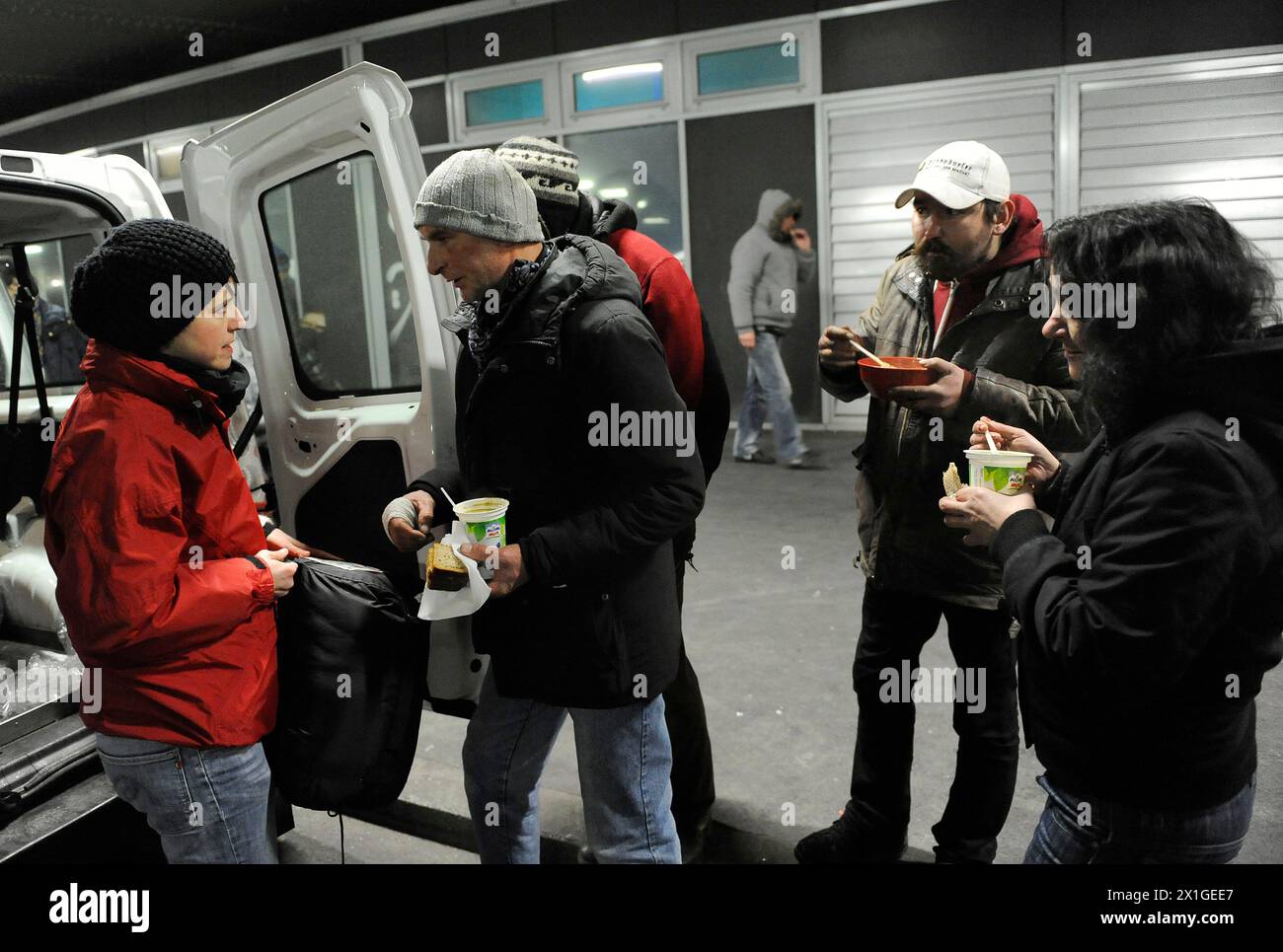 Homelessness feature hi-res stock photography and images - Alamy