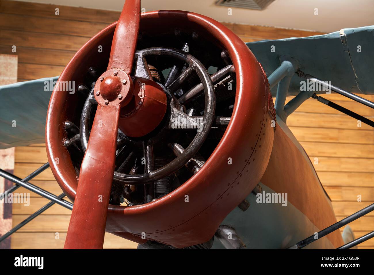 Vintage propeller aircraft engine close-up Stock Photo - Alamy