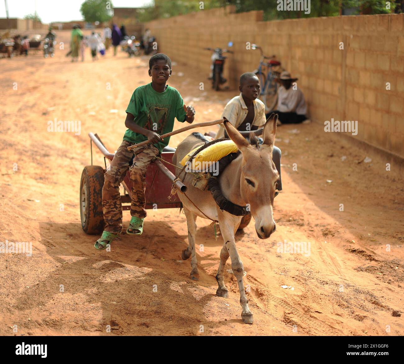 09072012 - NIAMEY - NIGER: The hunger crisis in the Sahel assumes ...