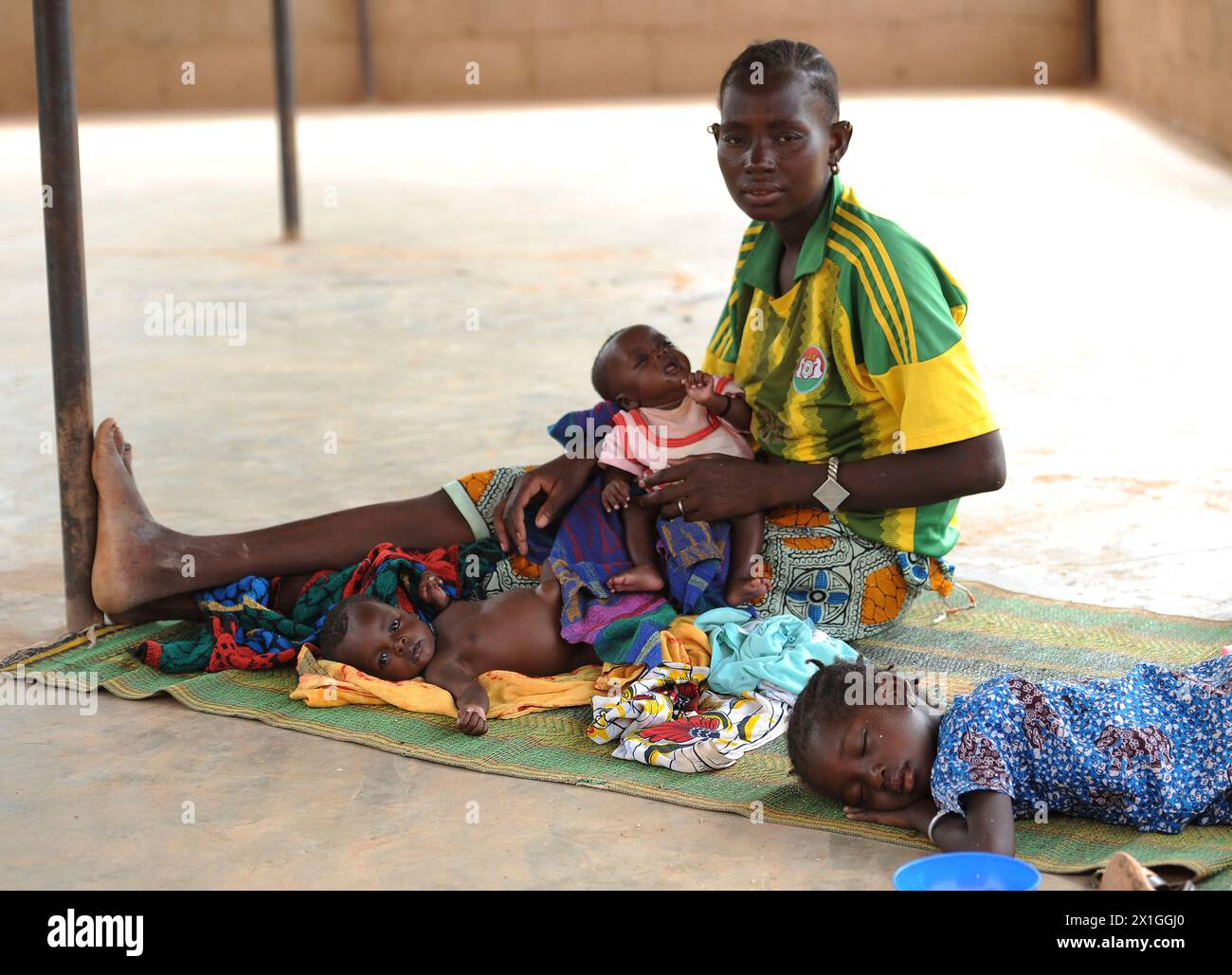 09072012 - NIAMEY - NIGER: The hunger crisis in the Sahel assumes ...