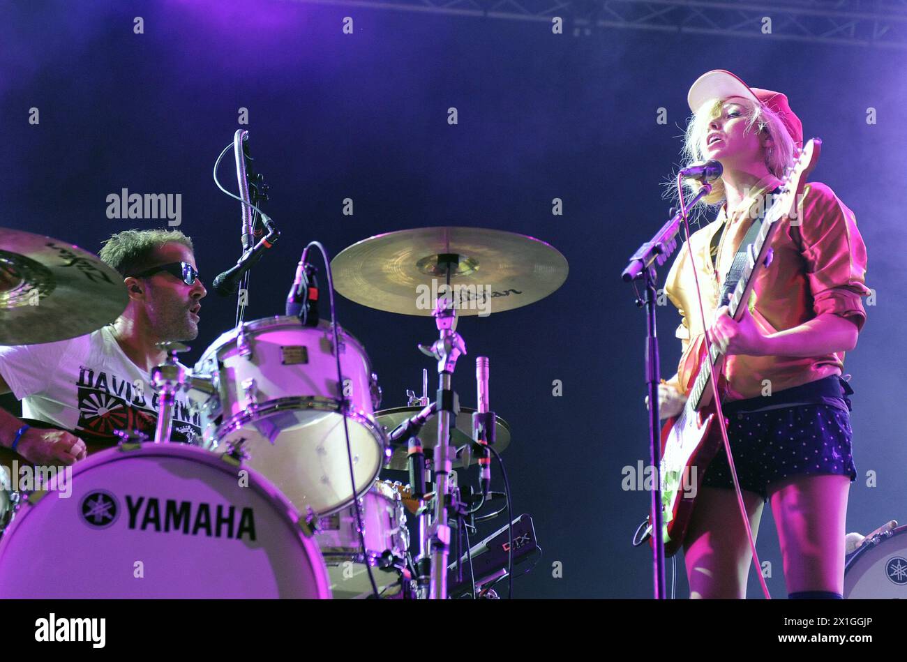The ting tings in concert hi-res stock photography and images - Alamy