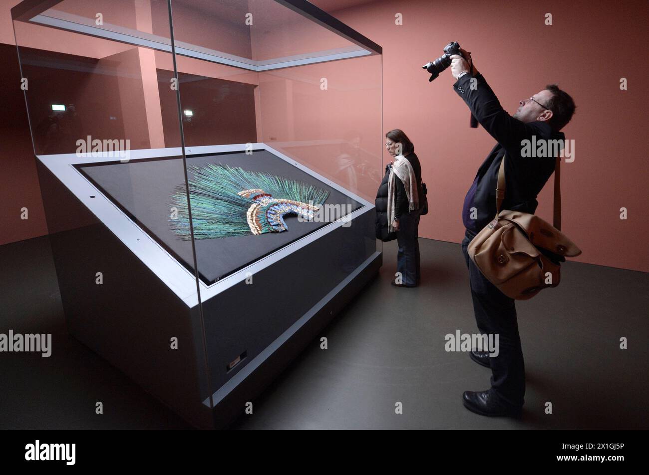 Featherwork hi-res stock photography and images - Alamy