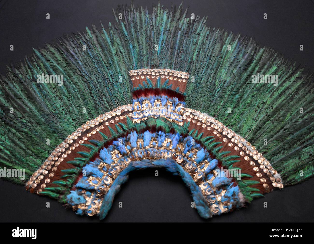 Featherwork hi-res stock photography and images - Alamy