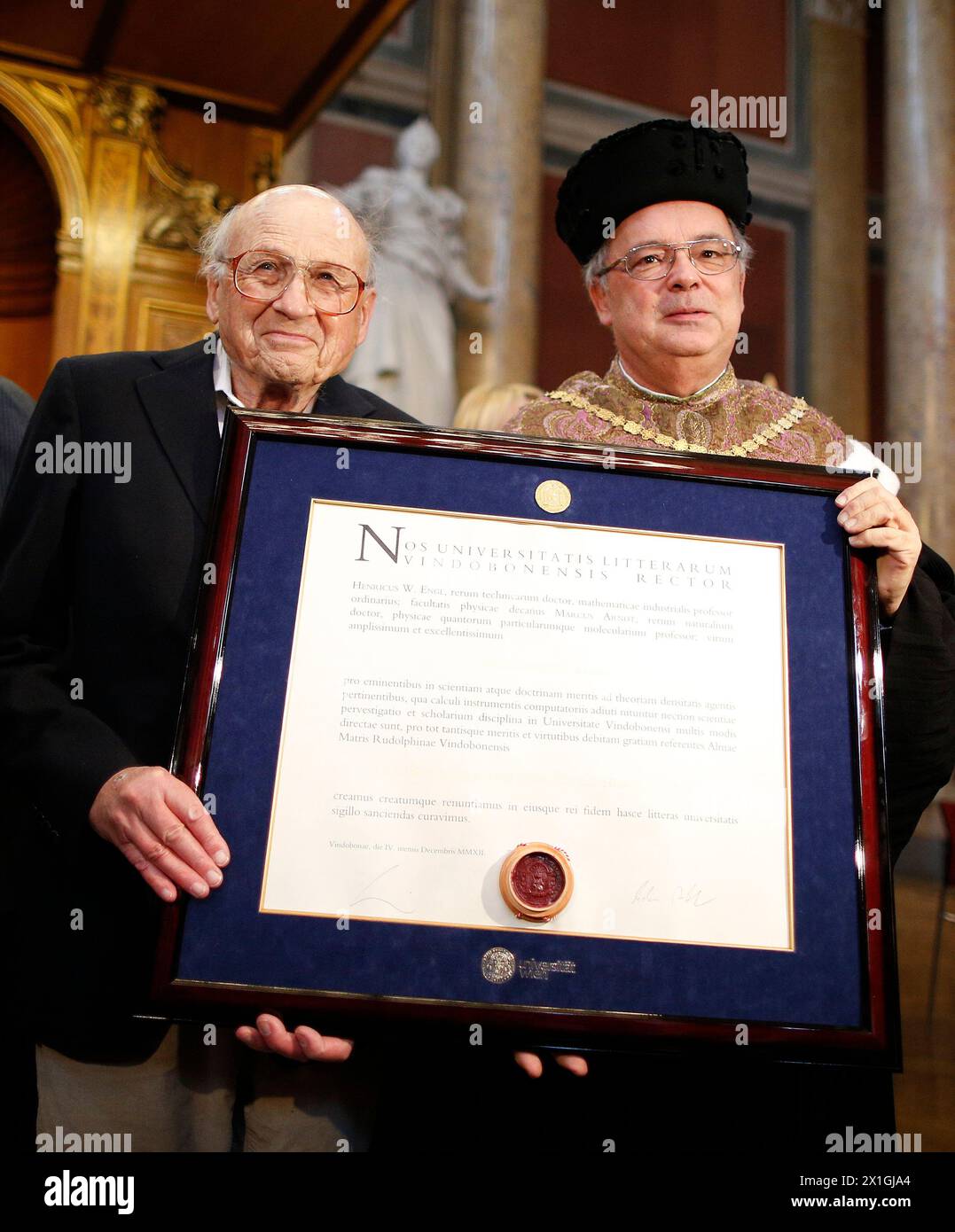 Vienna - Walter Kohn is honored with honorary doctor by Vienna ...