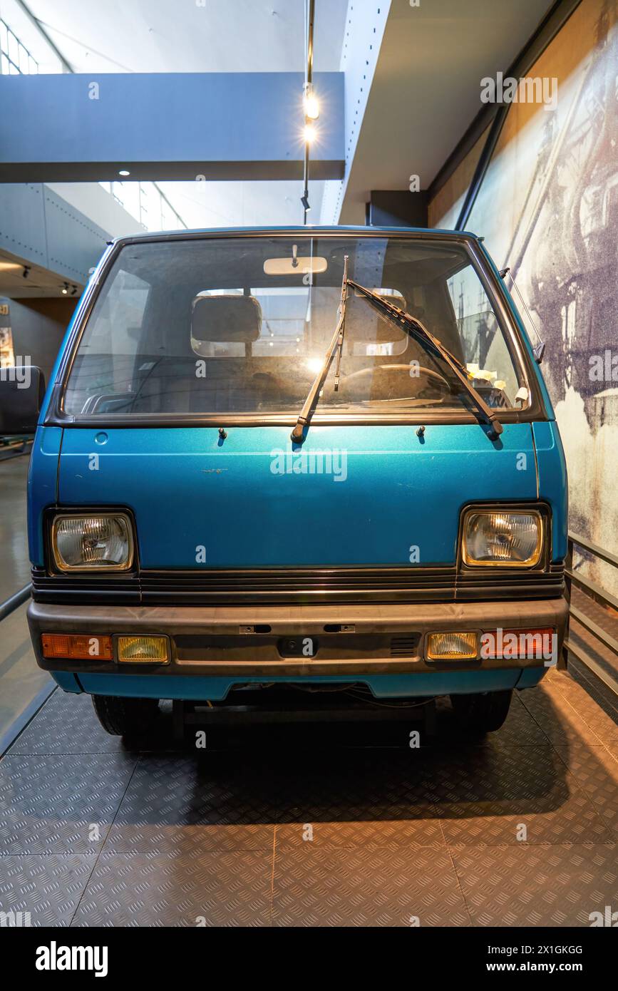 Modified rv hi-res stock photography and images - Alamy