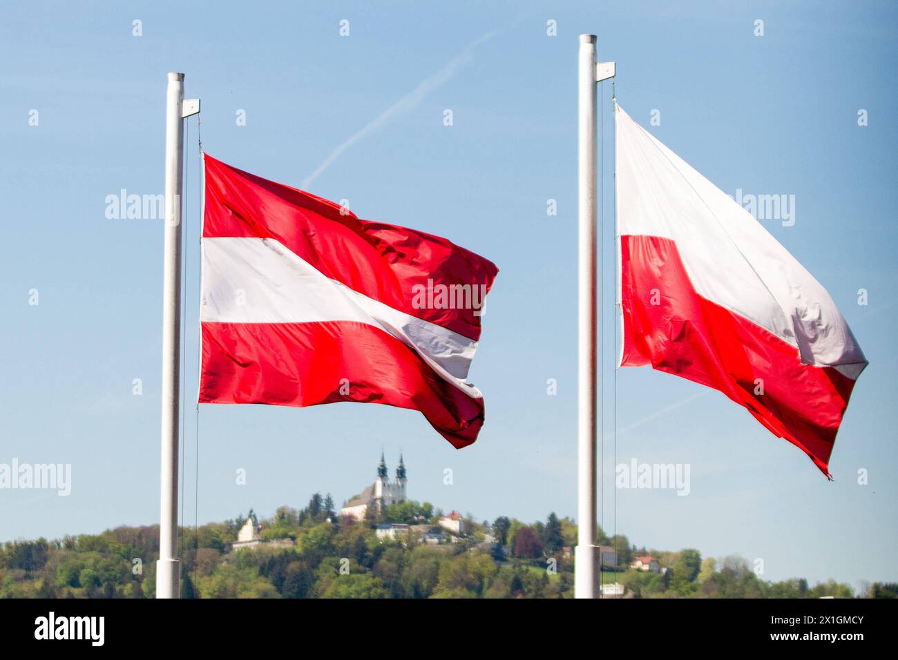 Fahnen 17.04.2024, Linz, AUT, Fahnen, Flaggen, im Bild Oesterreichfahne ...