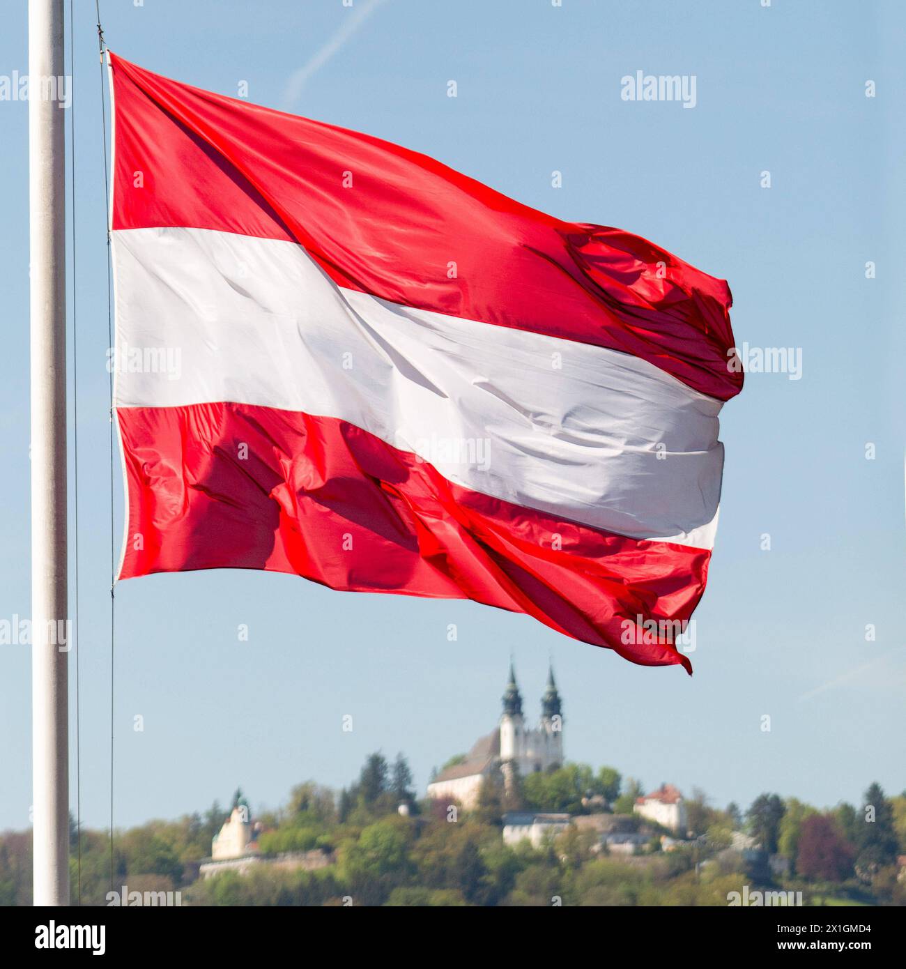 Fahnen 17.04.2024, Linz, AUT, Fahnen, Flaggen, im Bild Oesterreichfahne ...