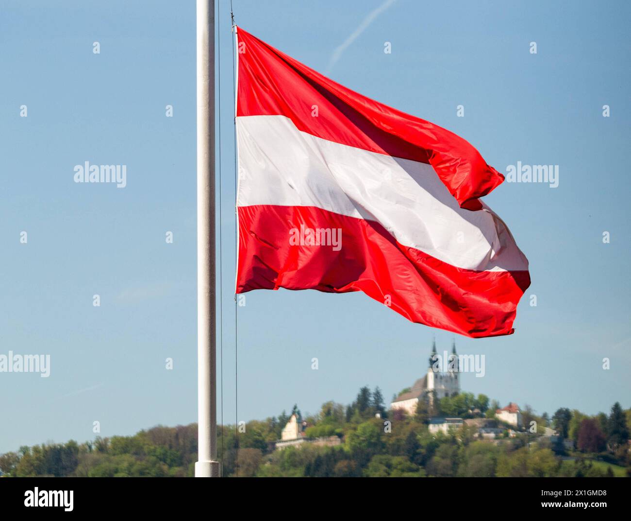 Fahnen 17.04.2024, Linz, AUT, Fahnen, Flaggen, im Bild Oesterreichfahne ...
