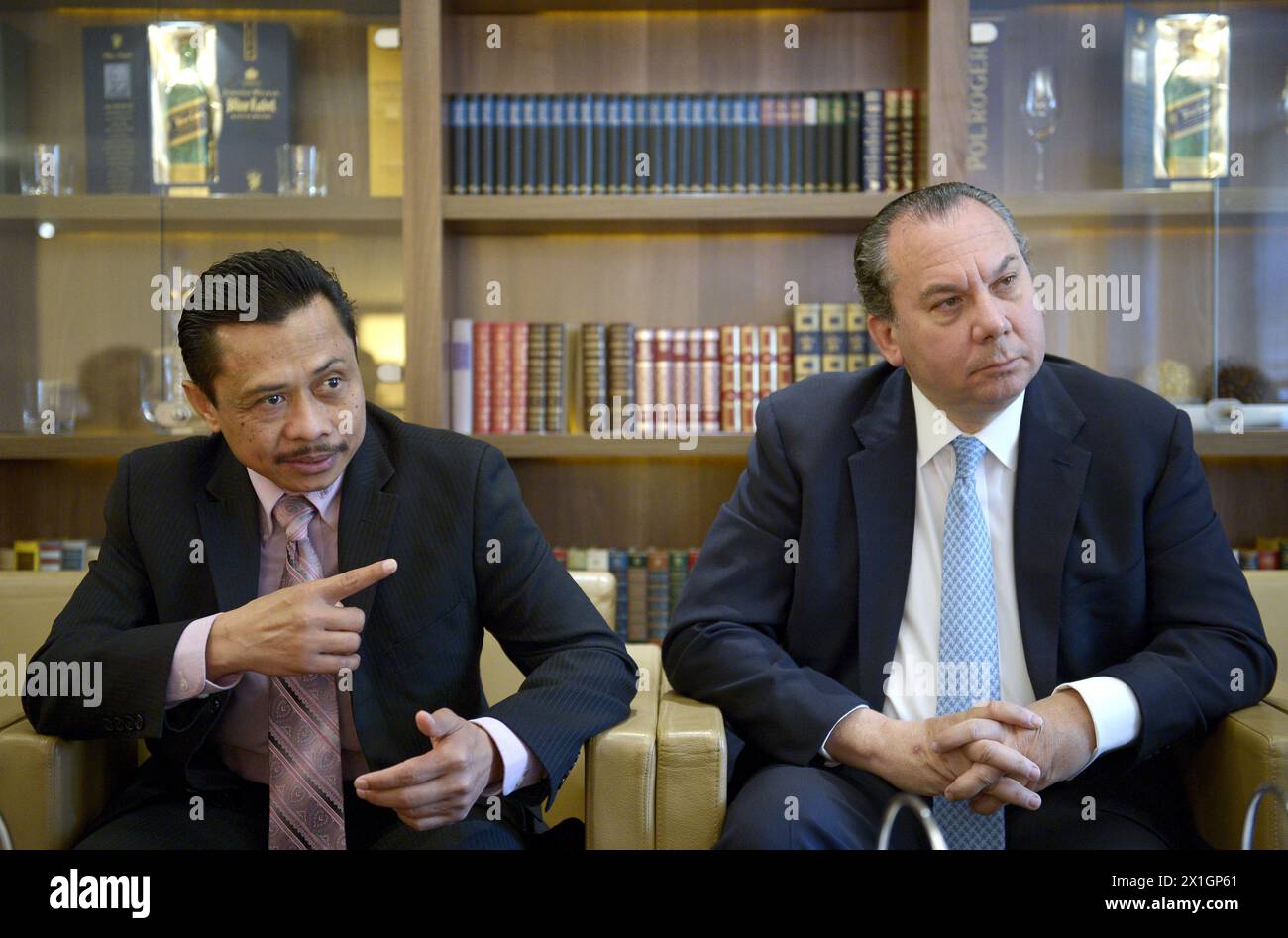 Imam Shamsi Ali (L) of Jamaica Muslim Center New York City and Rabbi ...