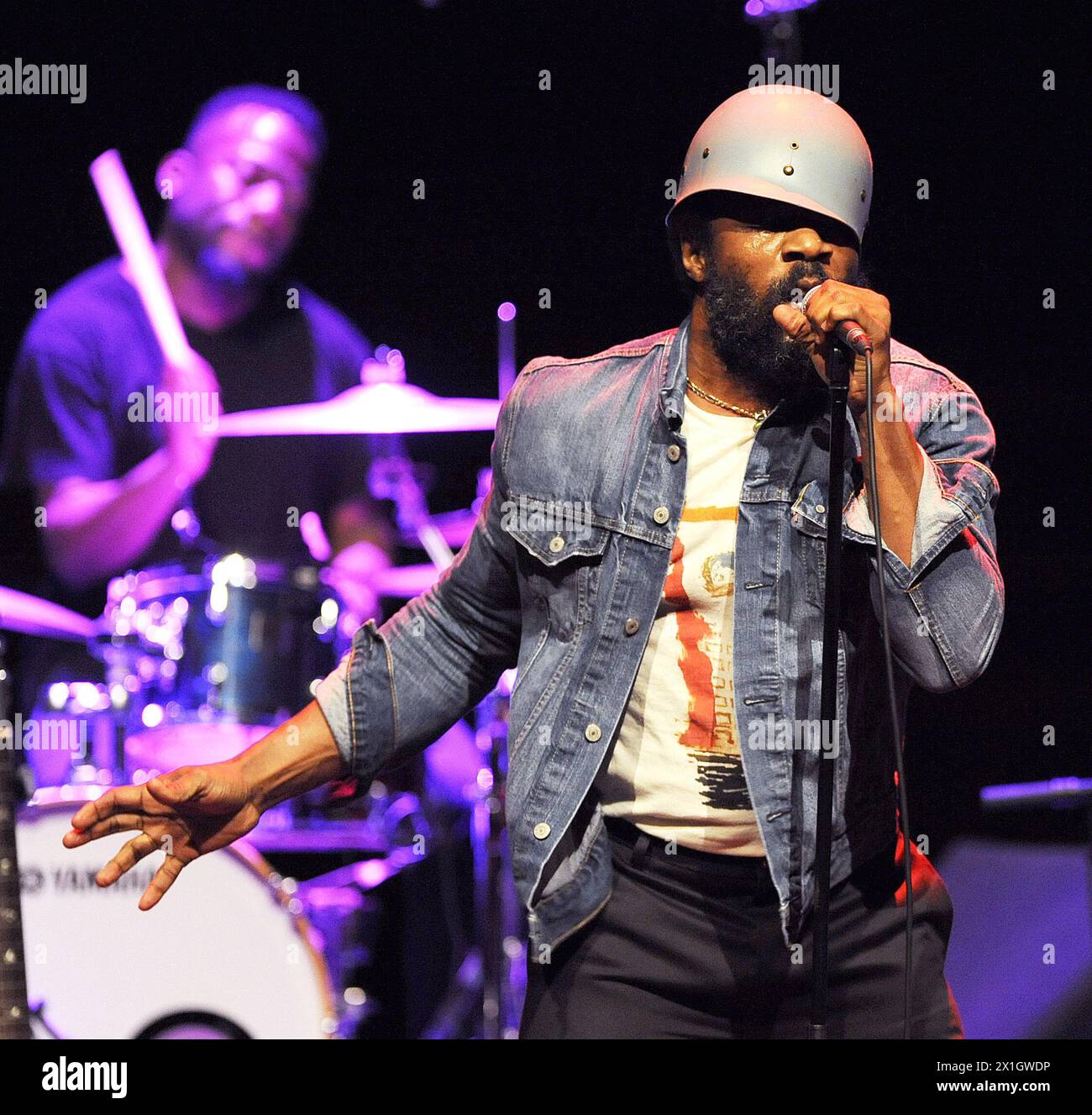 US singer Cody Chesnutt performs during a concert at the 'Jazz Fest ...