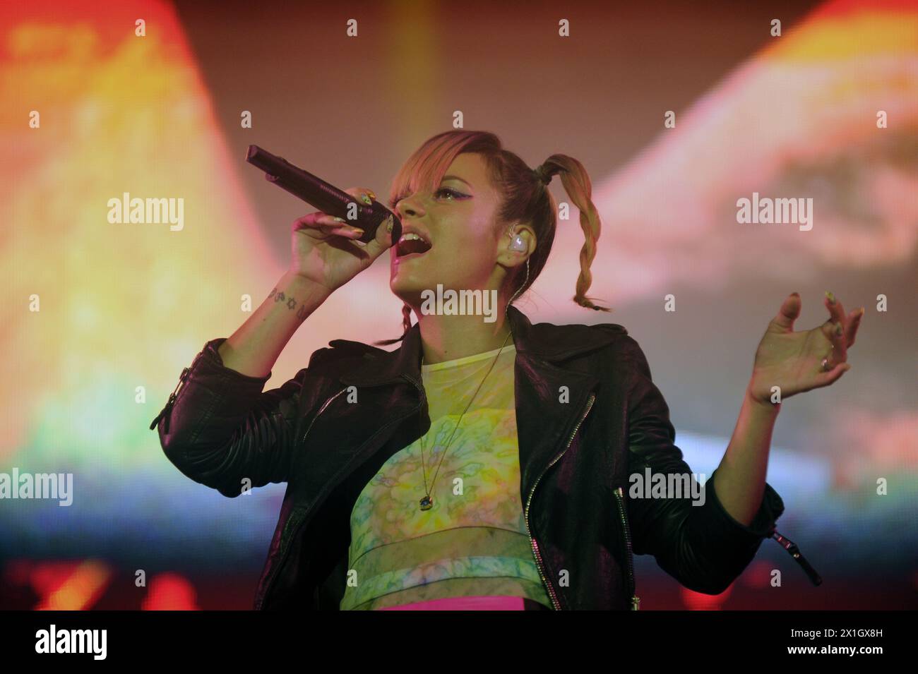 British singer lily allen hi-res stock photography and images - Alamy