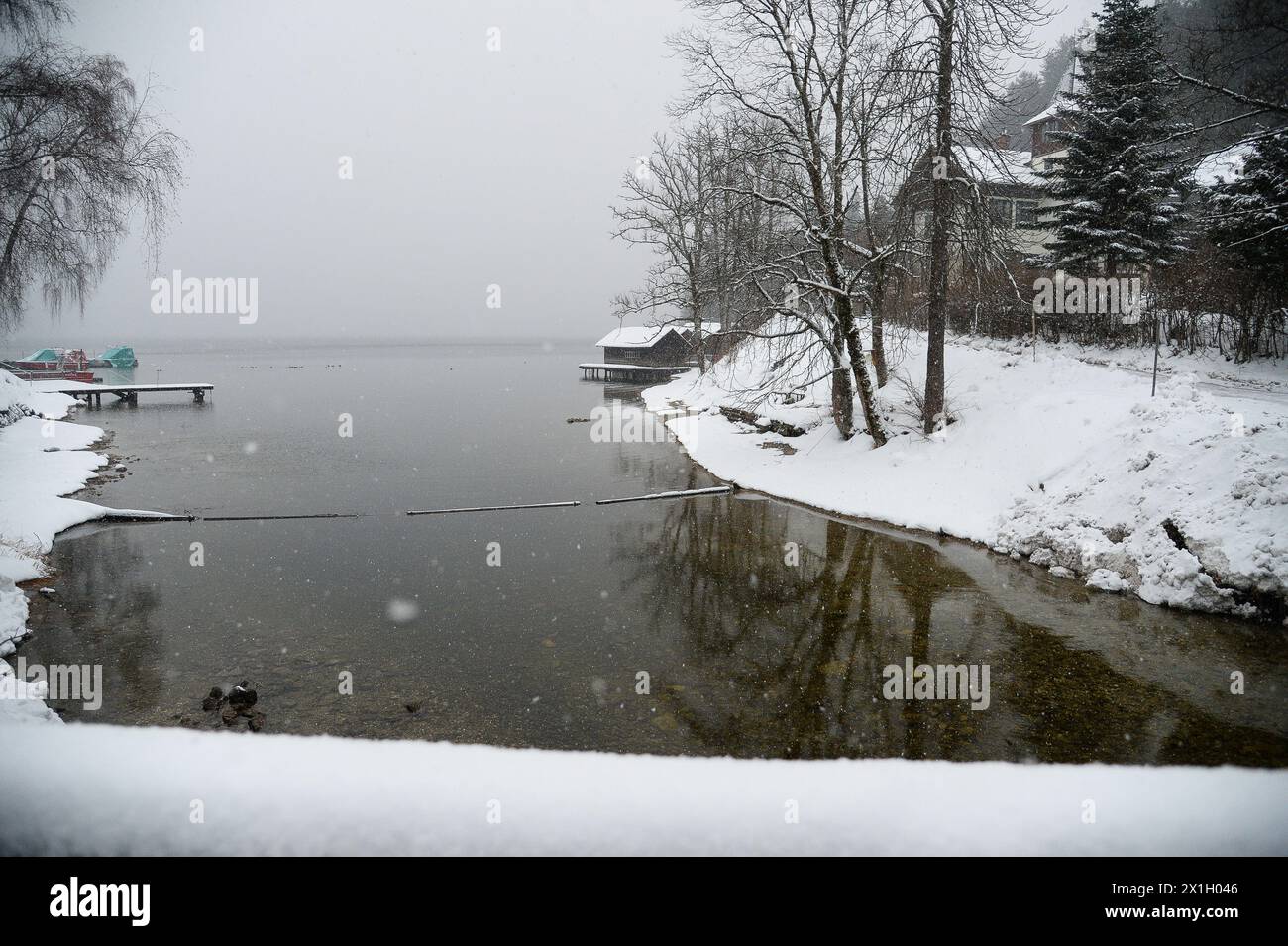 The new James Bond movie "Spectre" is filmed at the lake Altauseersee ...