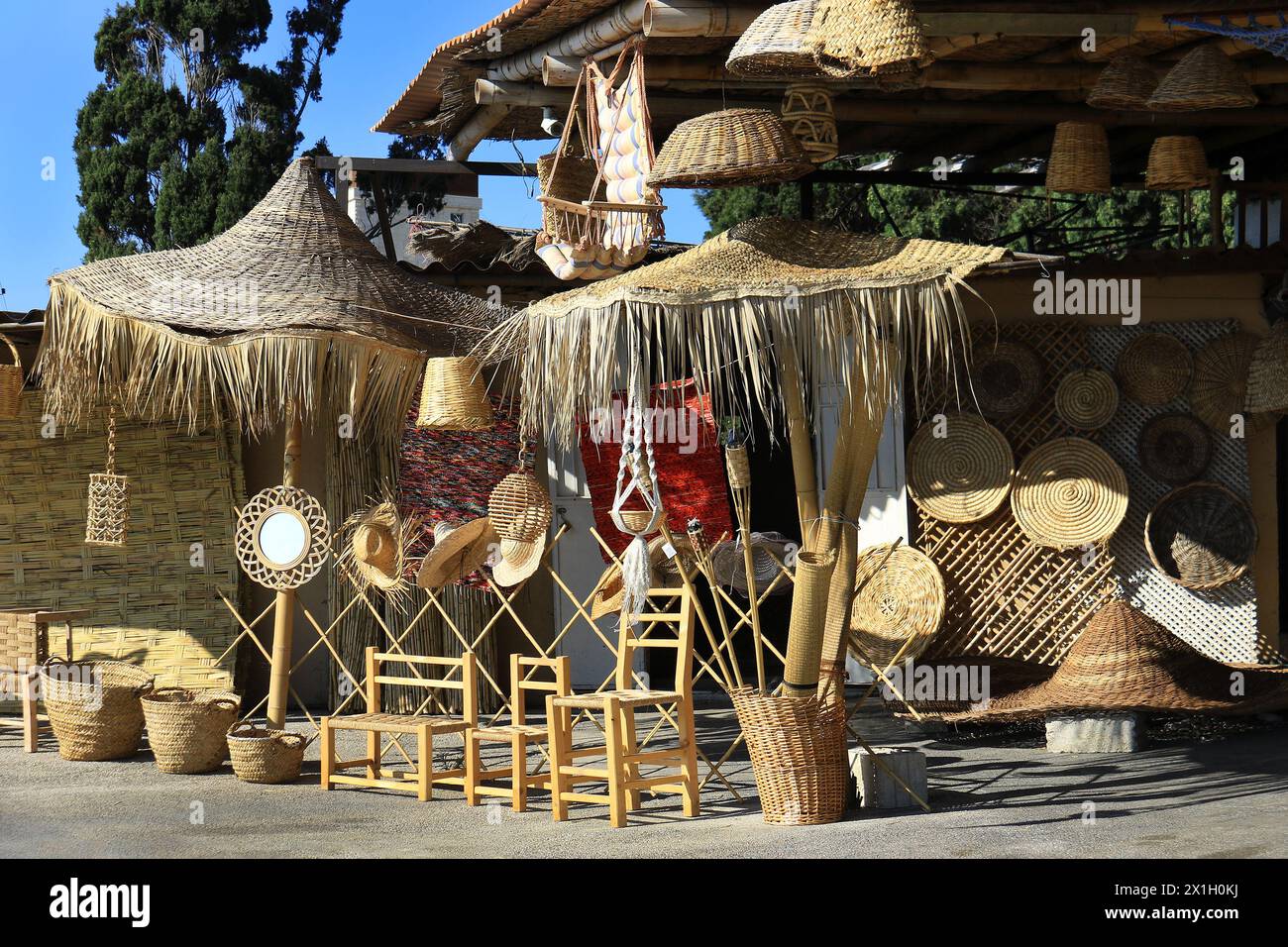 Various straw items hi-res stock photography and images - Alamy