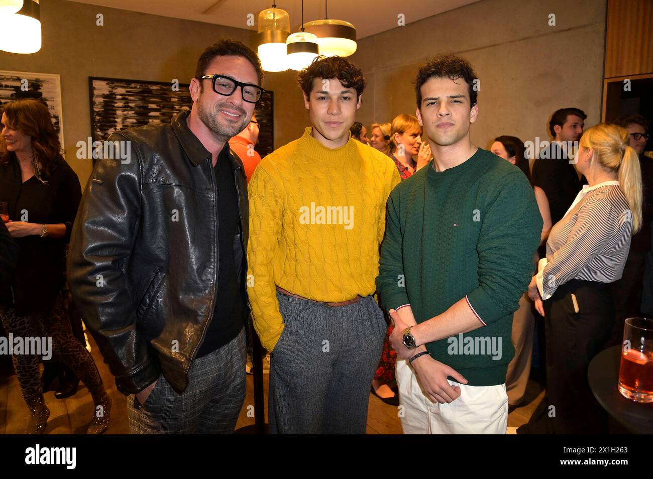 Daniel Völz, Leon Klein und Ilyes Raoul beim Kick Off Event der 4 ...