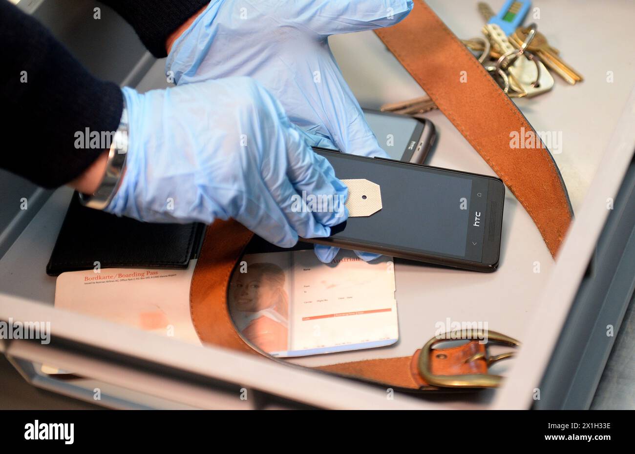 Explosive trace detection hi-res stock photography and images - Alamy