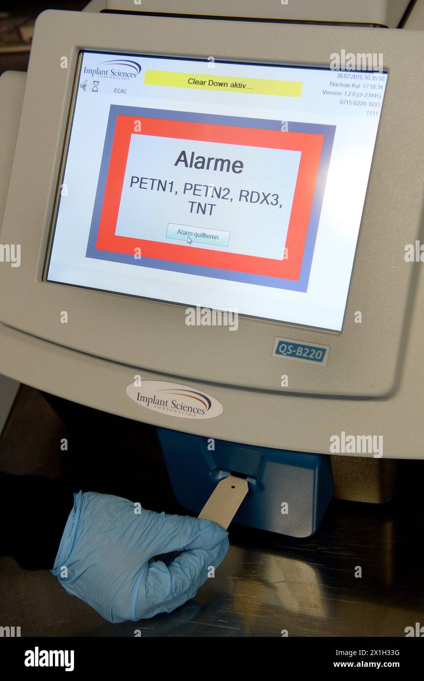 Explosives trace detector hi-res stock photography and images - Alamy