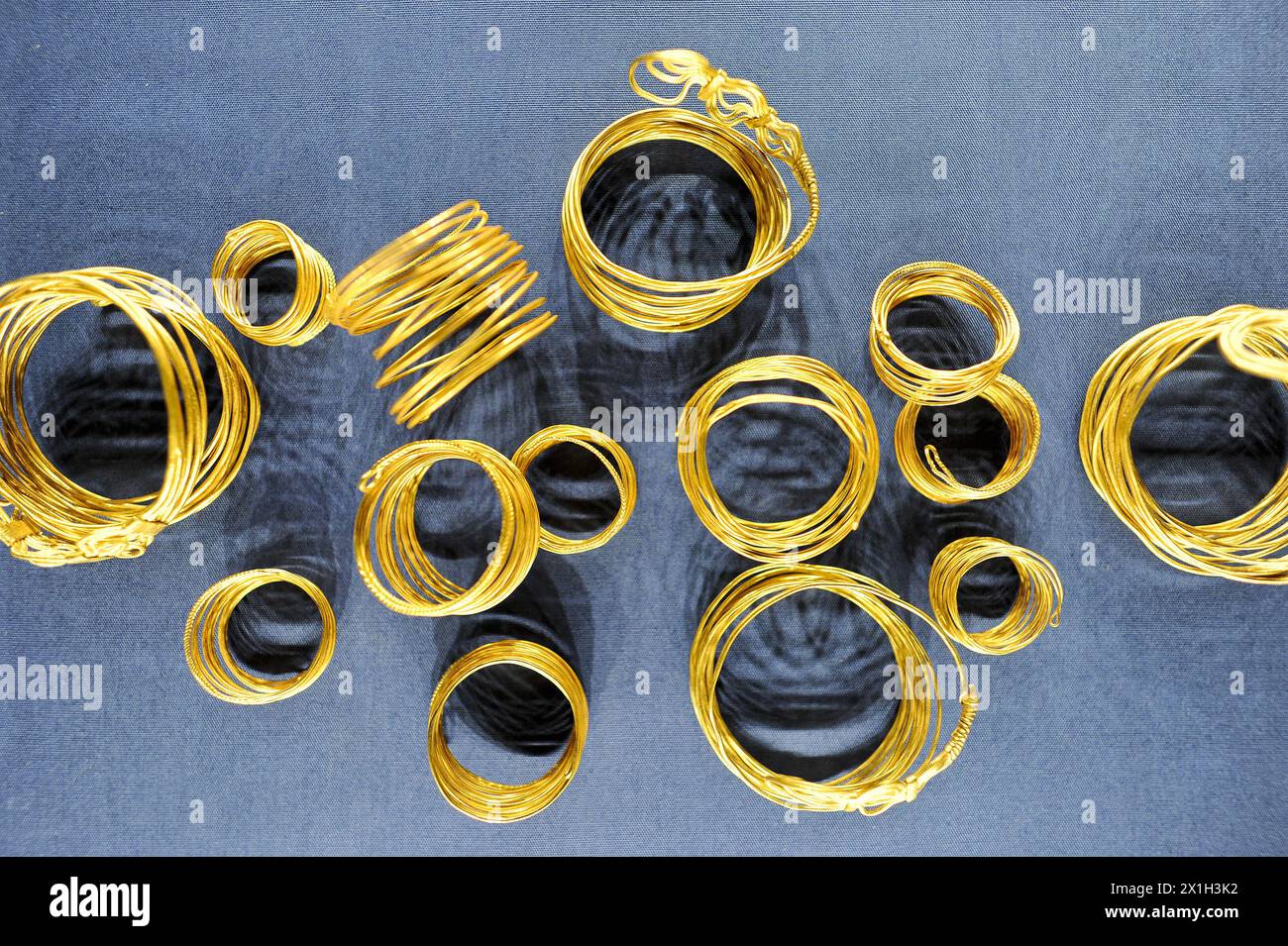 Gold golden discovery prehistorical hi-res stock photography and images ...