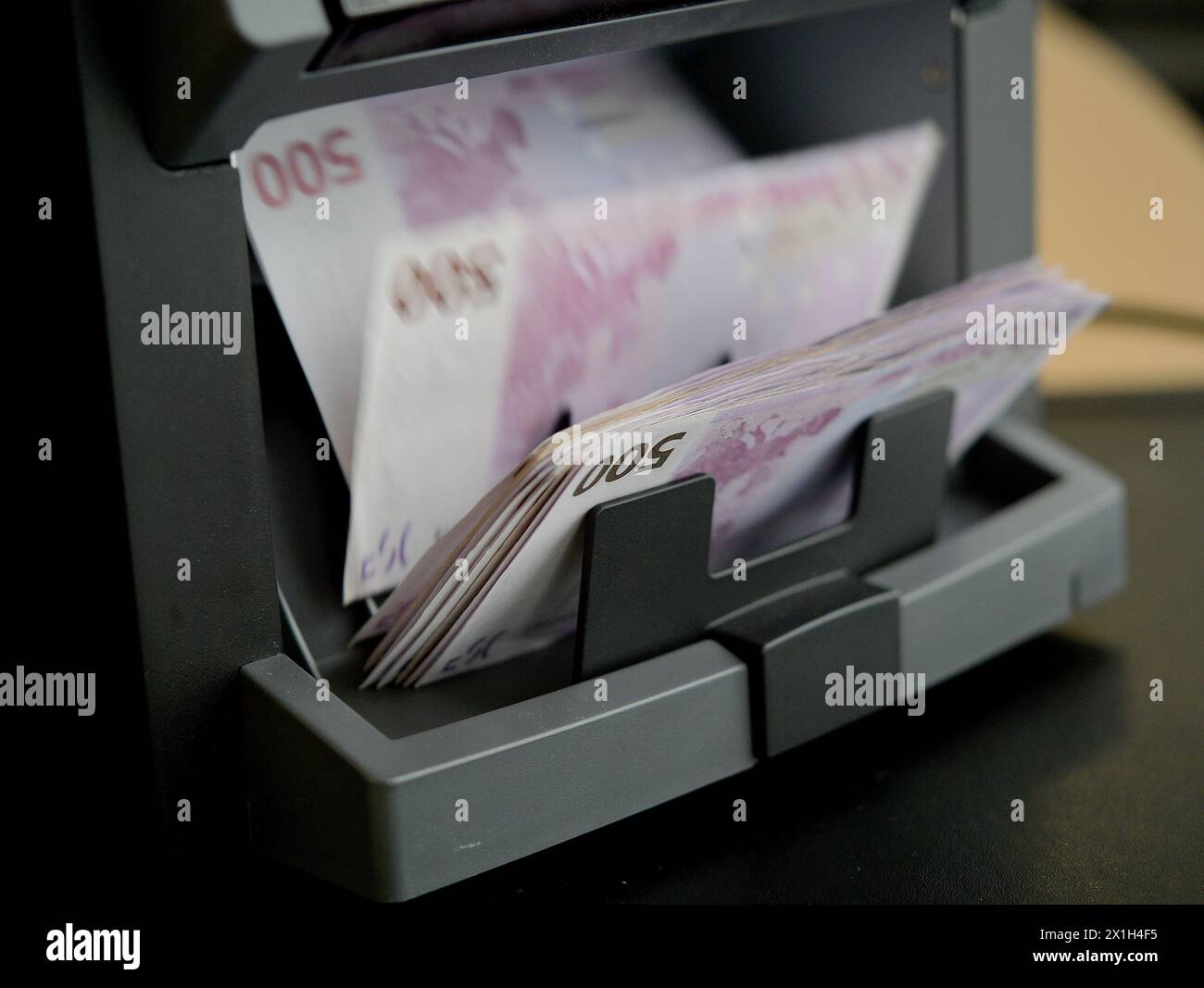 Bankbnote hi-res stock photography and images - Alamy