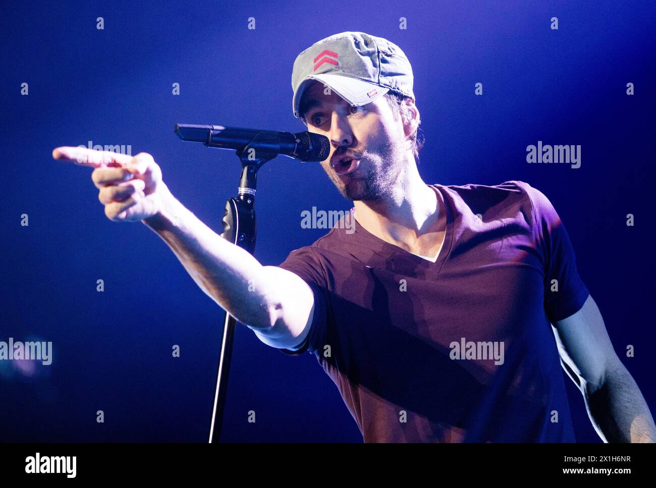 Spanish singer enrique hi-res stock photography and images - Alamy