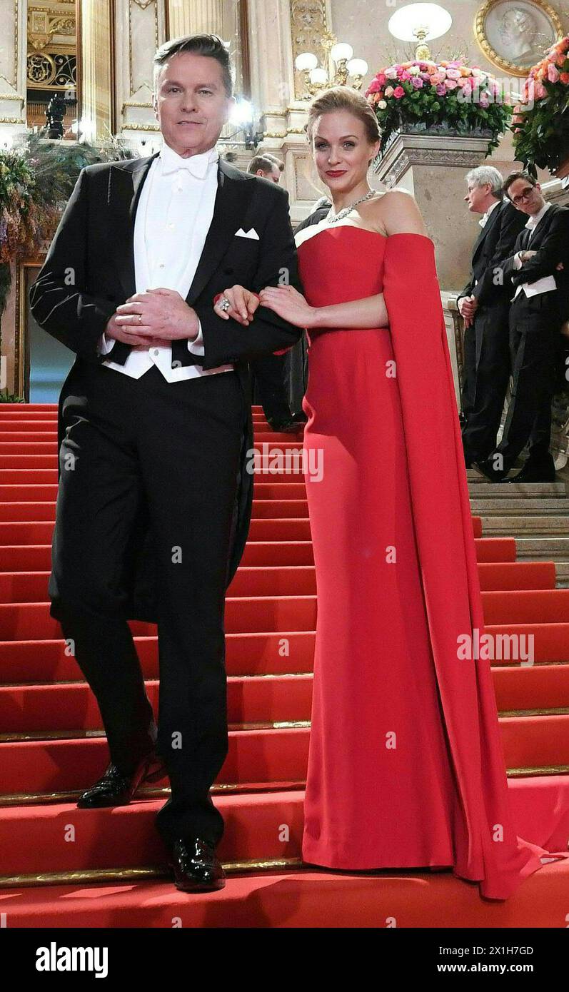 Traditional Vienna Opera Ball at the Wiener Staatsoper (Vienna State ...