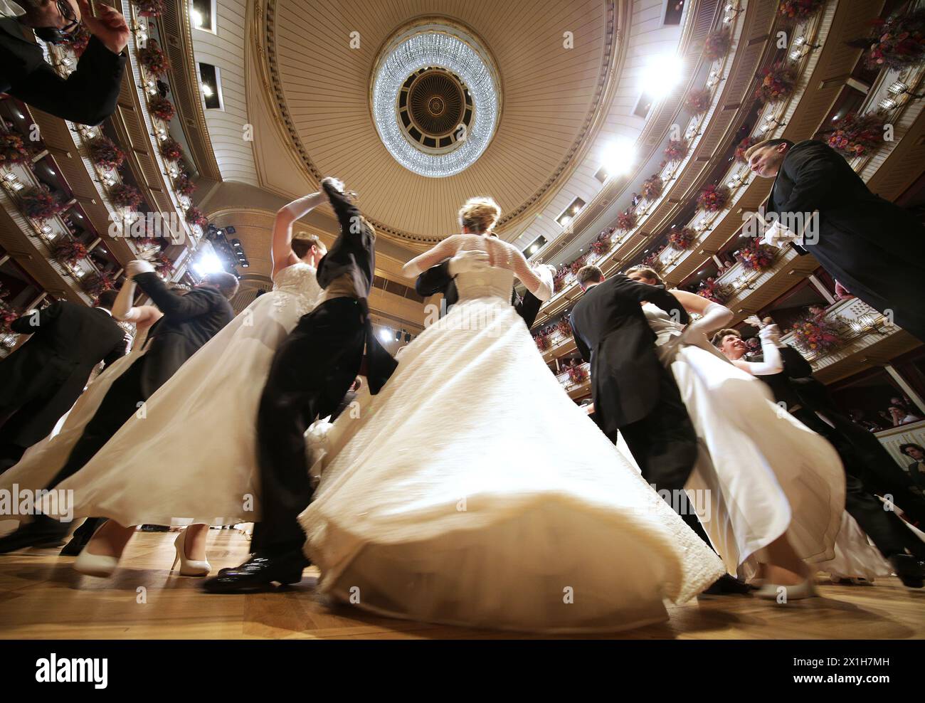 Traditional Vienna Opera Ball at the Wiener Staatsoper (Vienna State ...