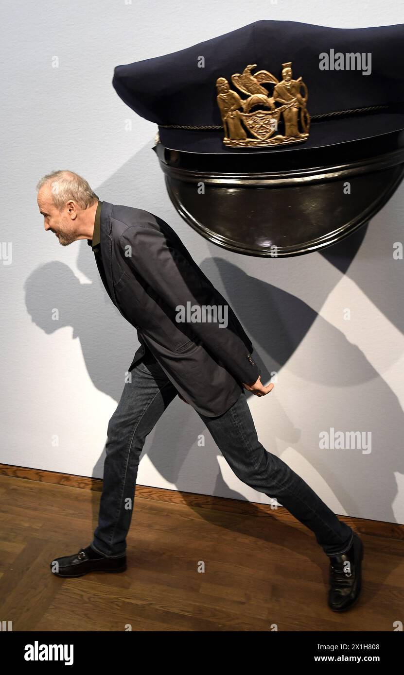 Erwin Wurm exhibition "Carl Spitzweg, Erwin Wurm - Köstlich! Köstlich ...