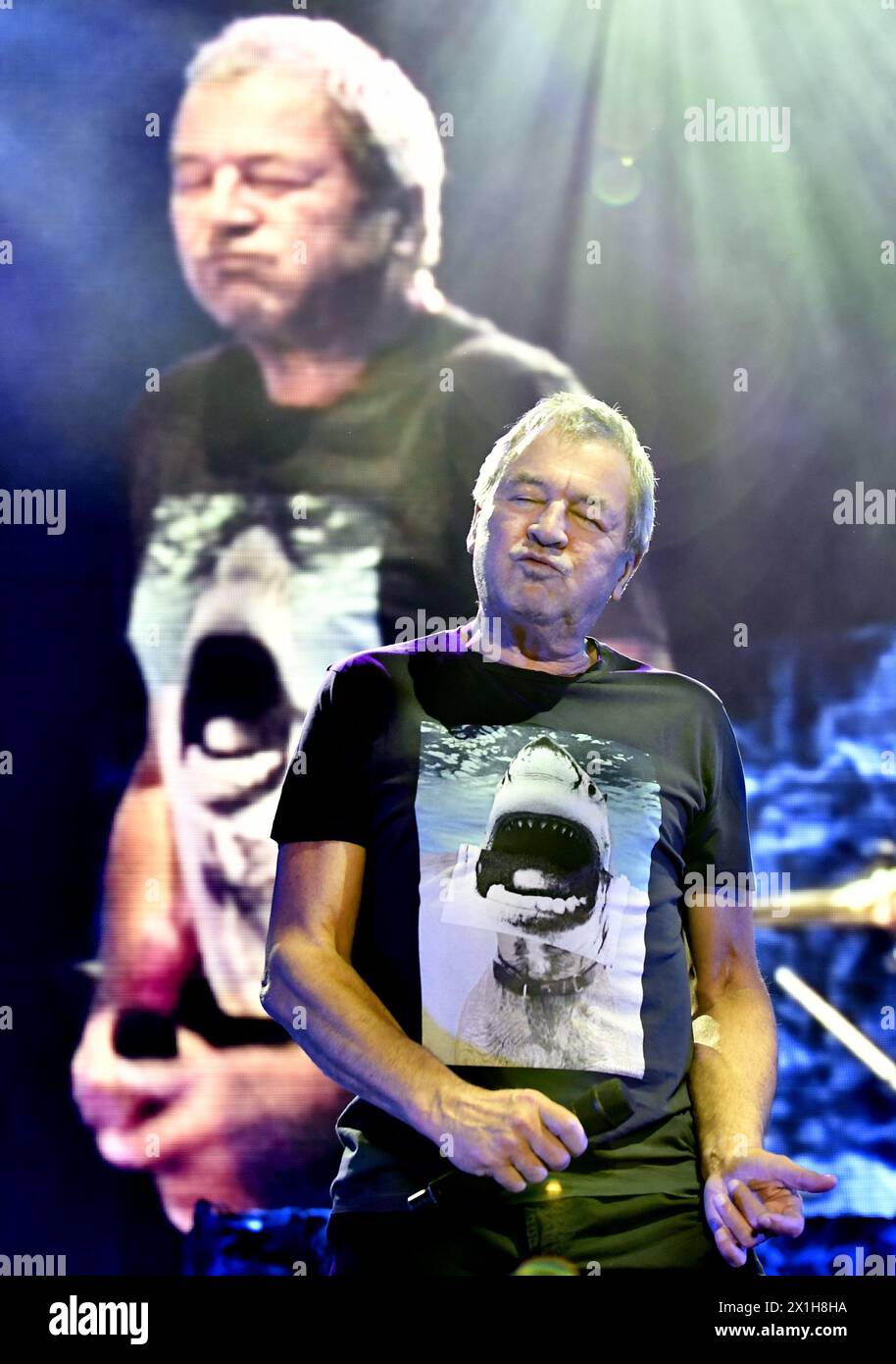 Deep Purple - The Long Goodbye concert at Stadthalle in Vienna, Austria ...