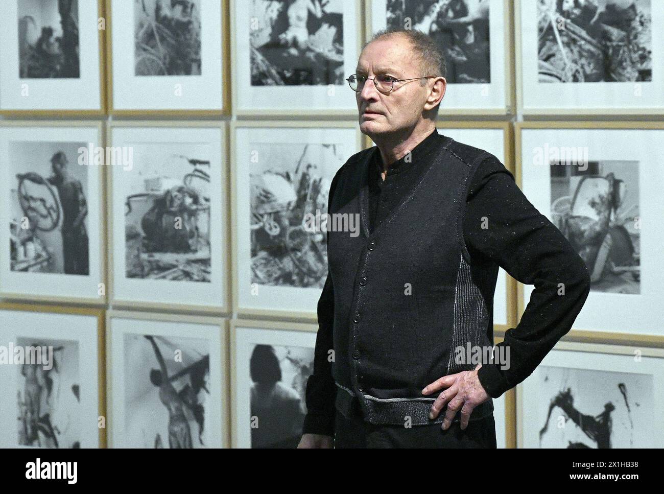 Exhibition " Unruhe nach dem Sturm " during guided tour with ...
