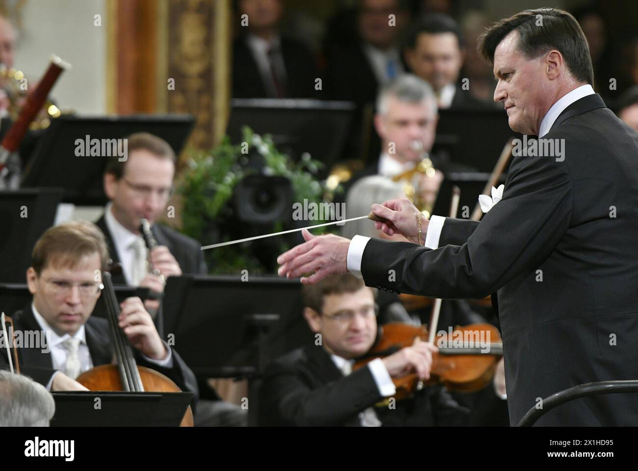 The 2019 Vienna Philharmonic New Year's Concert under the baton of ...