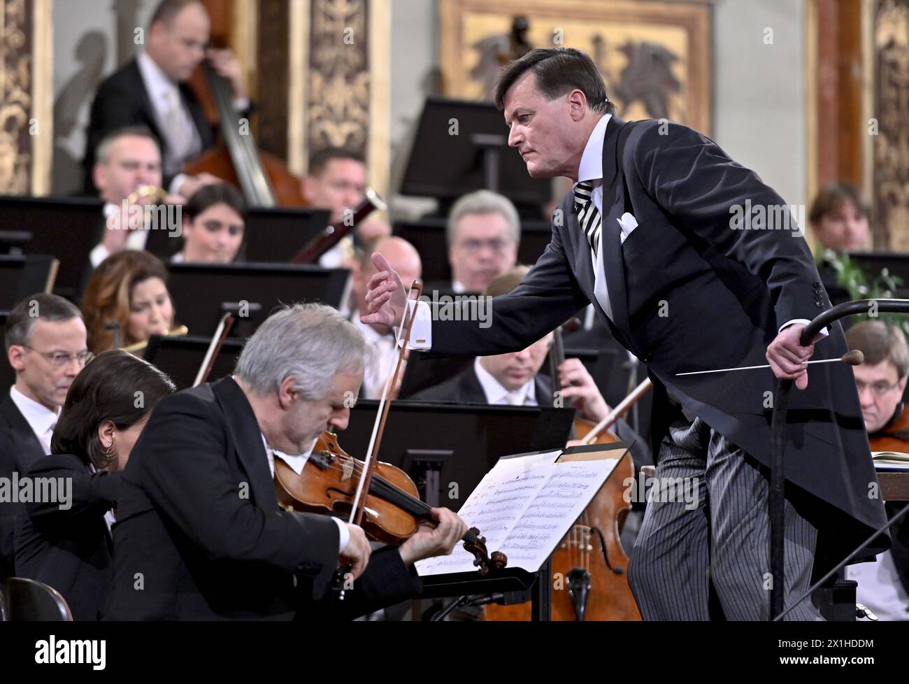 The 2019 Vienna Philharmonic New Year's Concert under the baton of ...