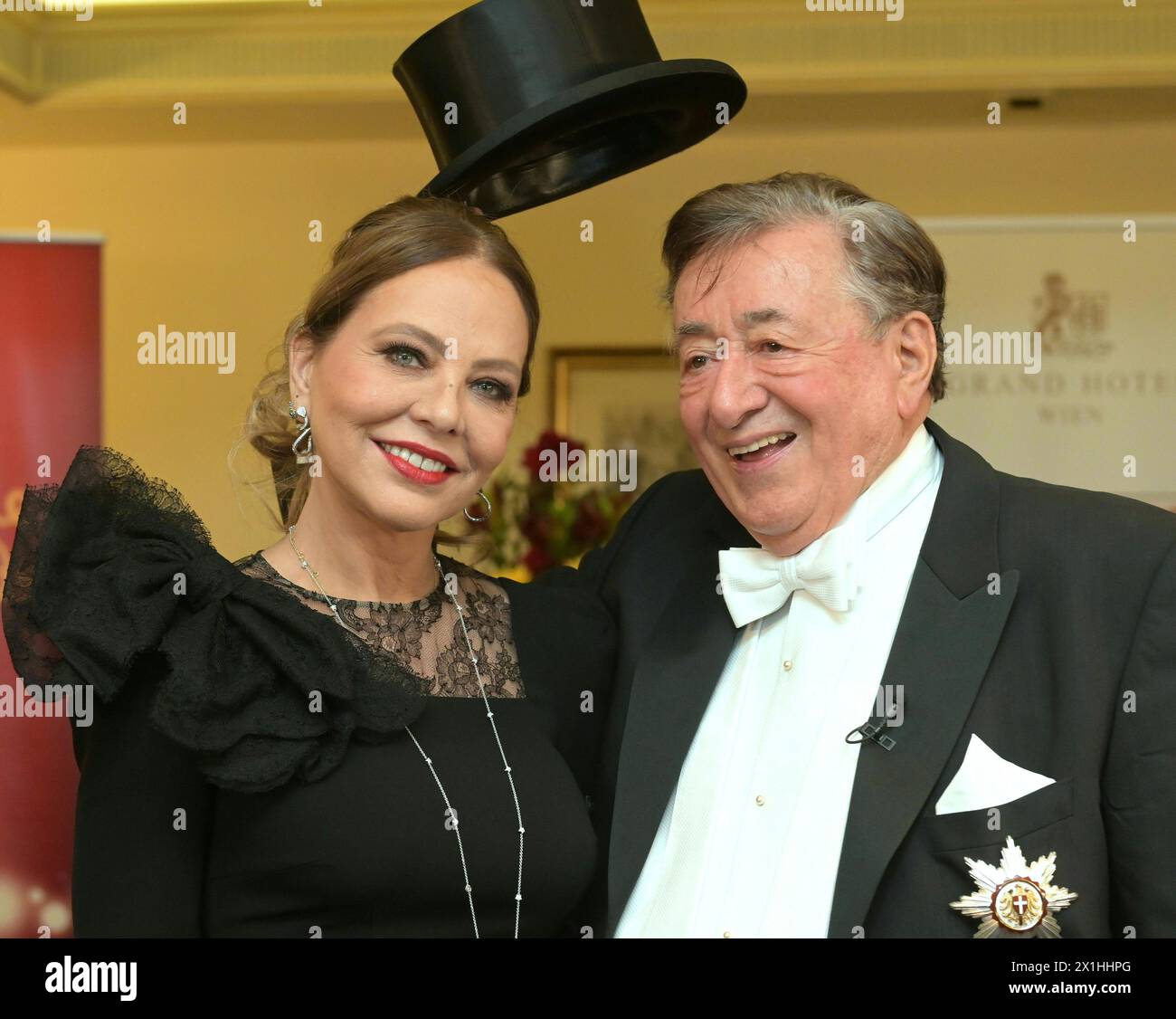 Traditional Vienna Opera Ball at the Wiener Staatsoper (Vienna State ...