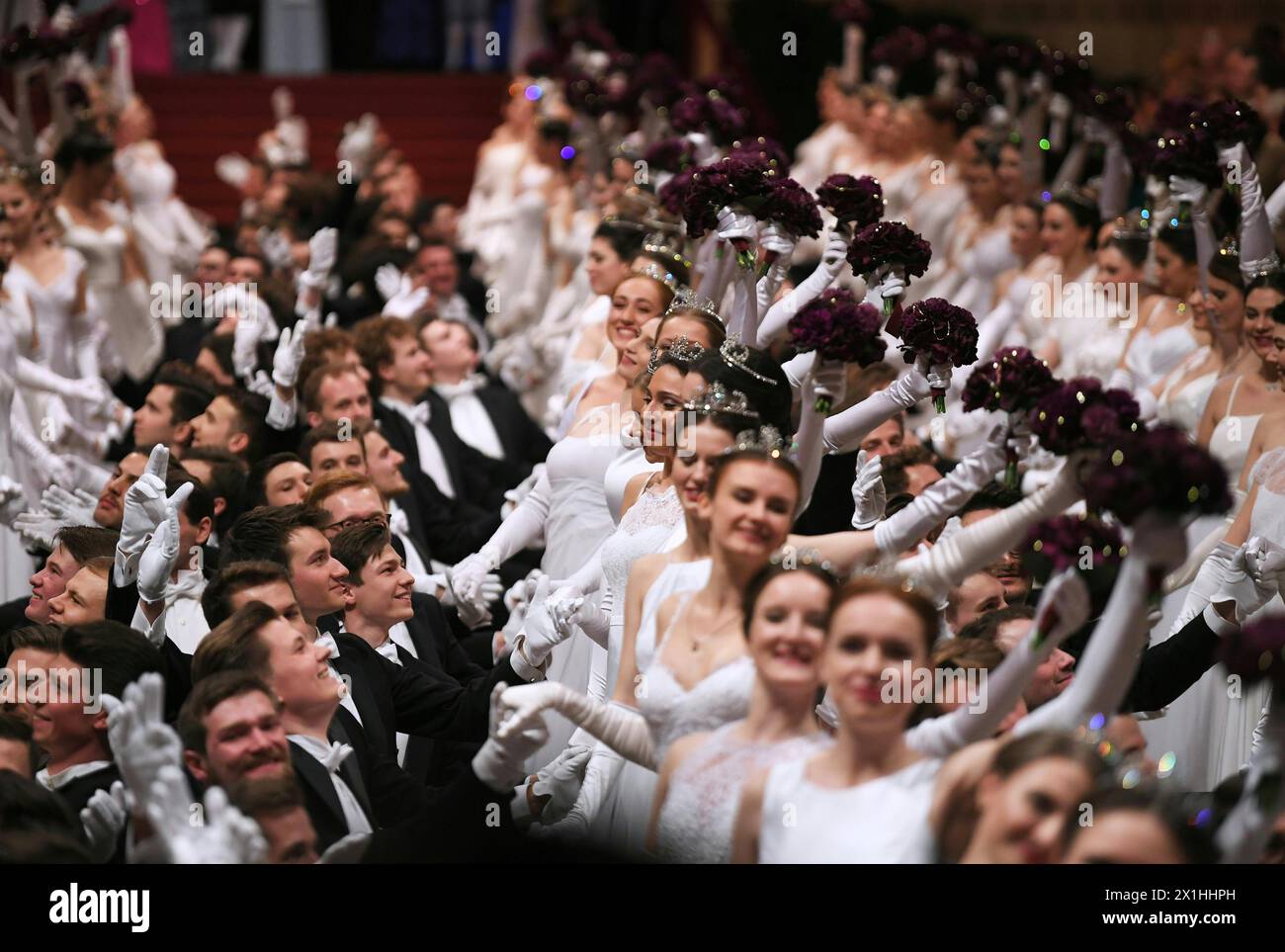 Traditional Vienna Opera Ball at the Wiener Staatsoper (Vienna State ...