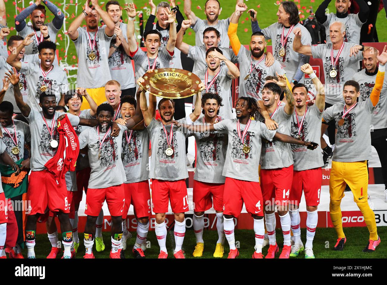 FC Red Bull Salzburg's team players celebrate with the trophy after ...