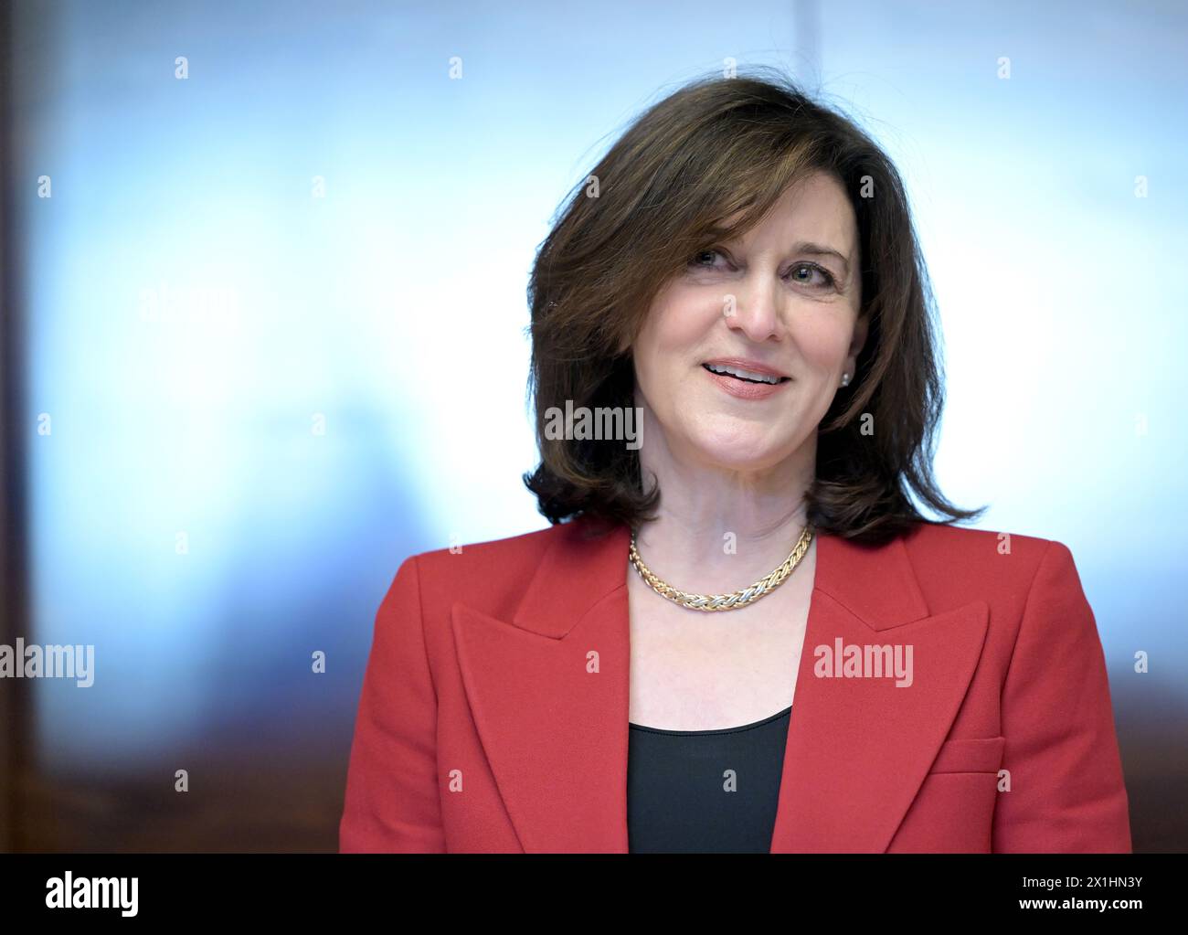 The new US-Ambassador to Austria, Victoria Kennedy, after her arrival ...