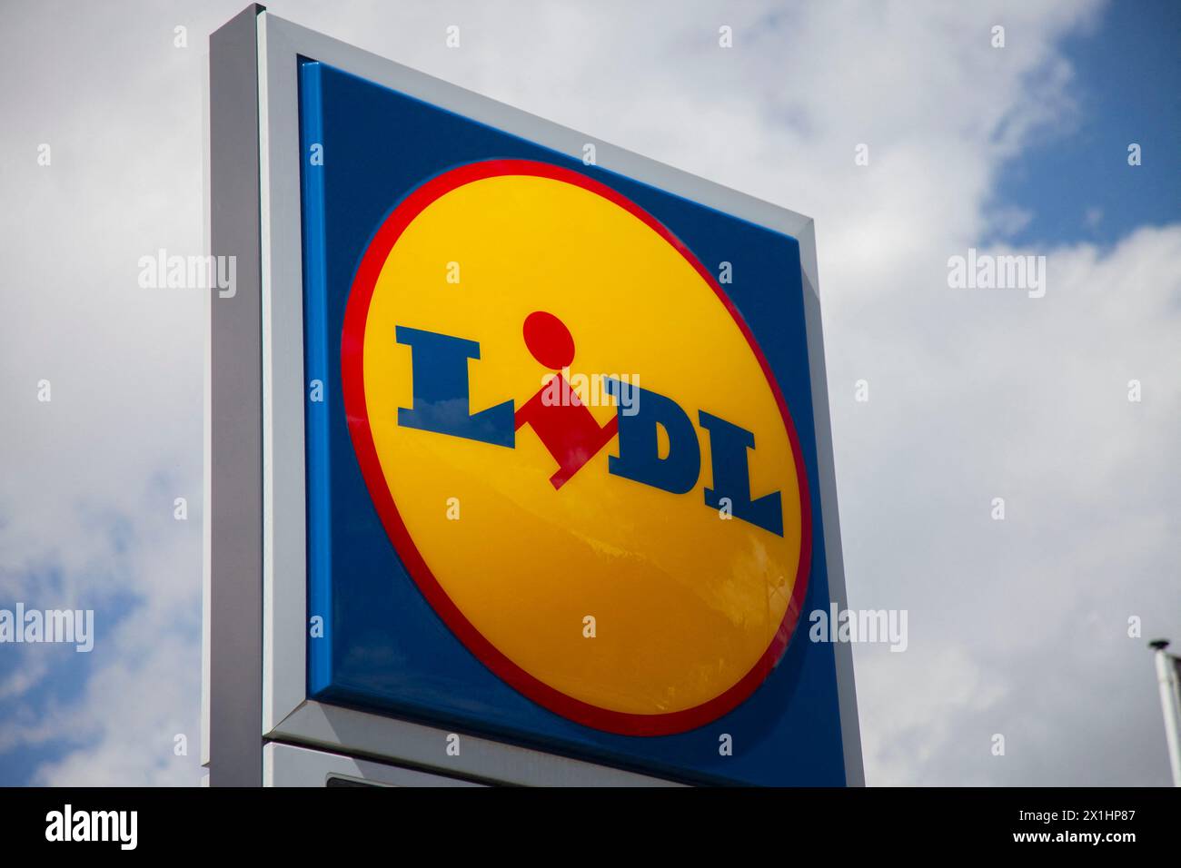 Lidl logo france hi-res stock photography and images - Alamy