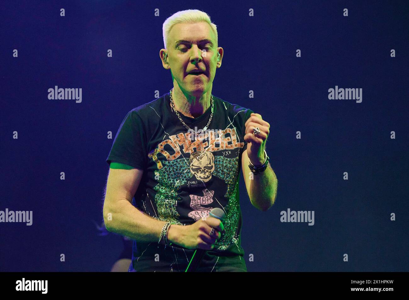 H.P. Baxter von Scooter live bei einem Konzert der Thirty, Rough and ...