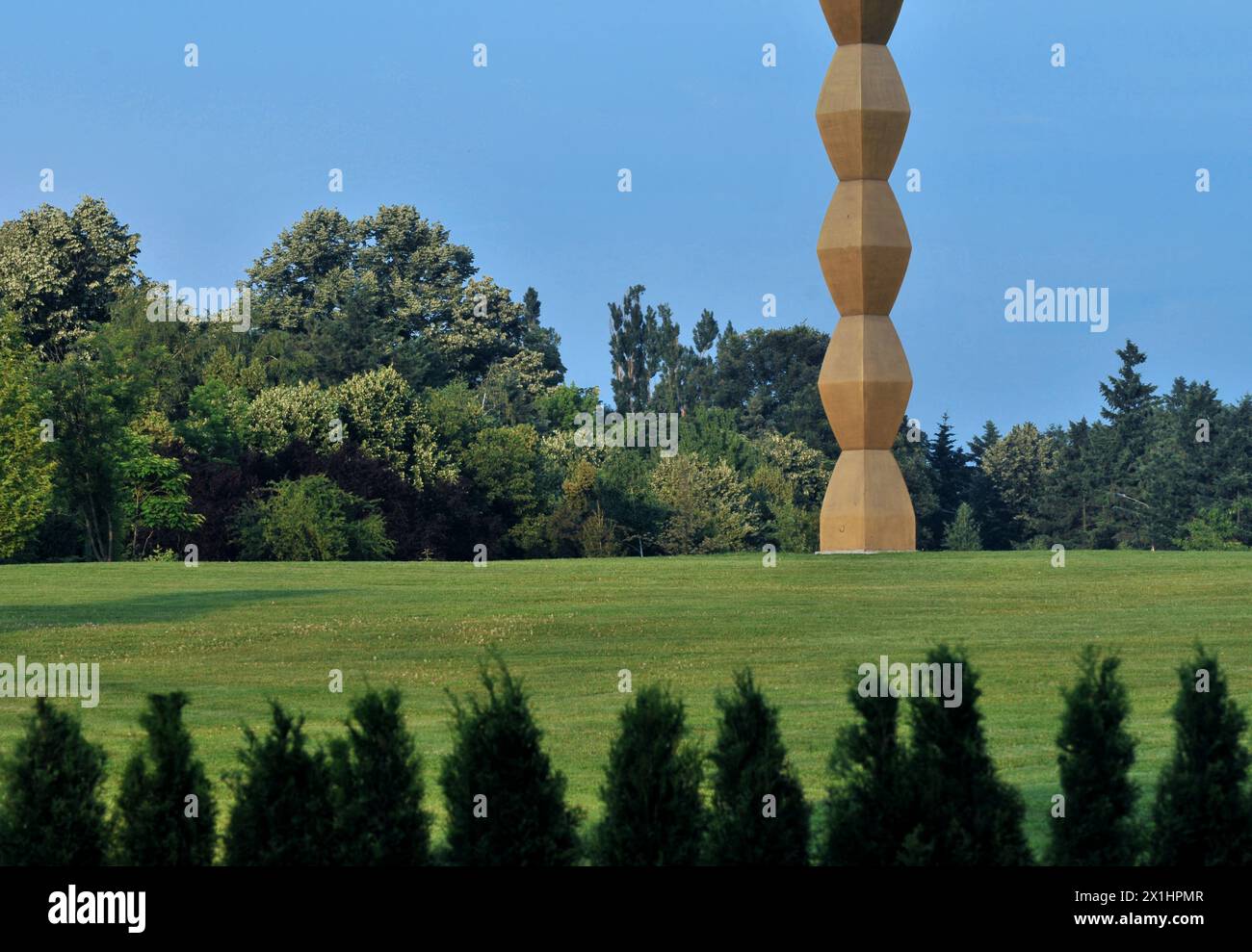 The Infinity Column, Sculptural Ensemble of Constantin Brancusi at ...