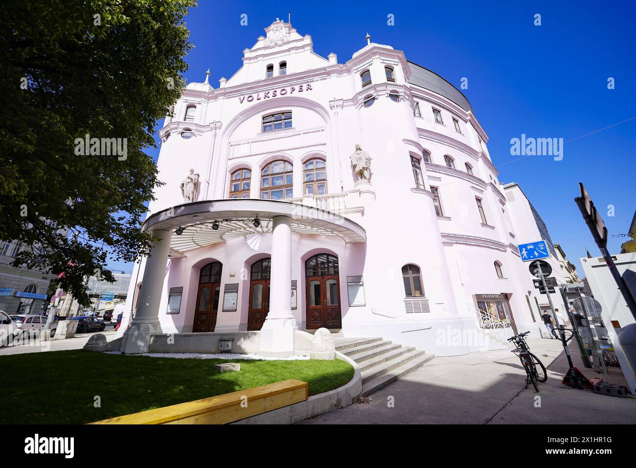 Volksoper hi-res stock photography and images - Alamy