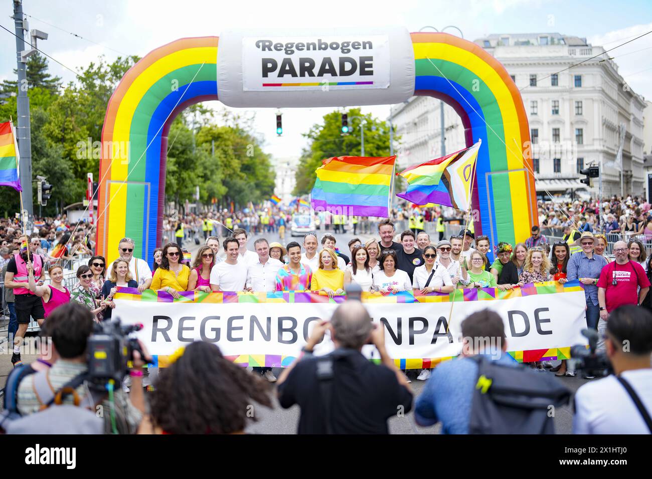 Politicians of Austria's Social Democratic Party (SPOe) and Greens ...