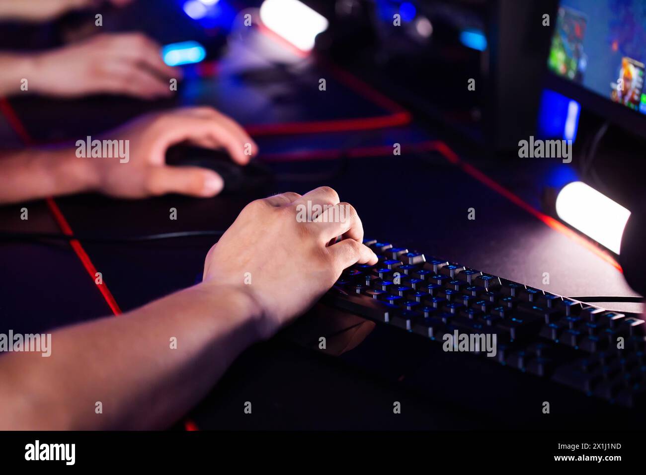 Hand up keyboard players play hi-res stock photography and images - Alamy