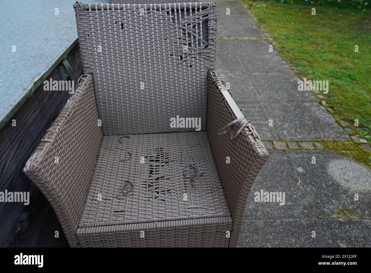 Arm chair hi-res stock photography and images - Alamy